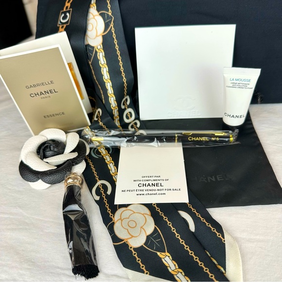 CHANEL | Accessories | Chanel Mini Gift Set With Perfume And Twilly ...